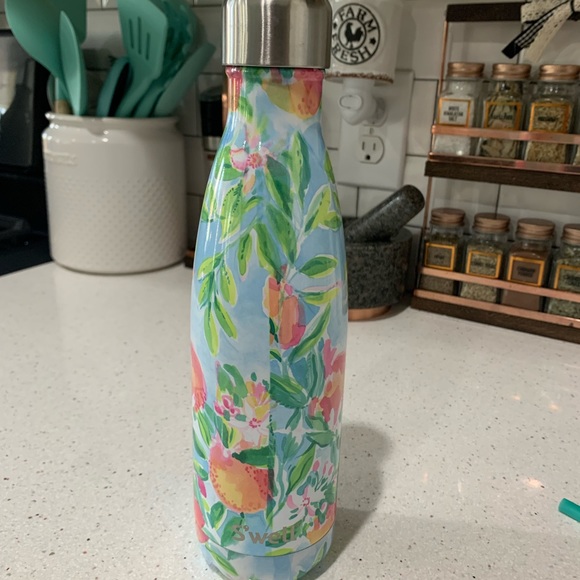 Lilly Pulitzer | Dining | Swell Water Bottle X Lilly Pulitzer Starbucks ...